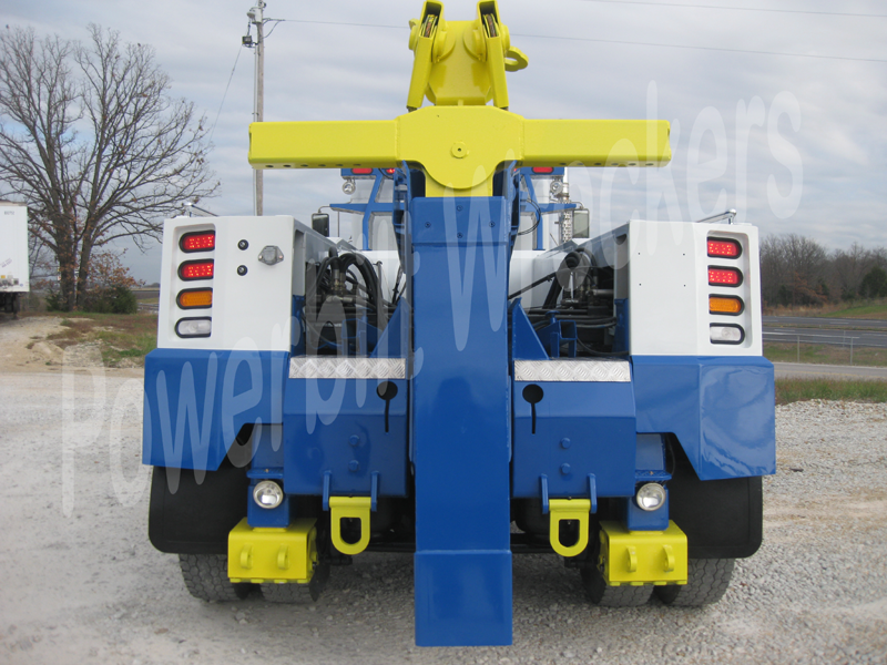 INT 16 Wrecker – Powerbilt